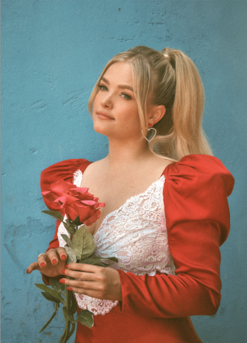 Hailey Whitters Opening For Luke Combs at Paycor Stadium On 8/2/24 ...